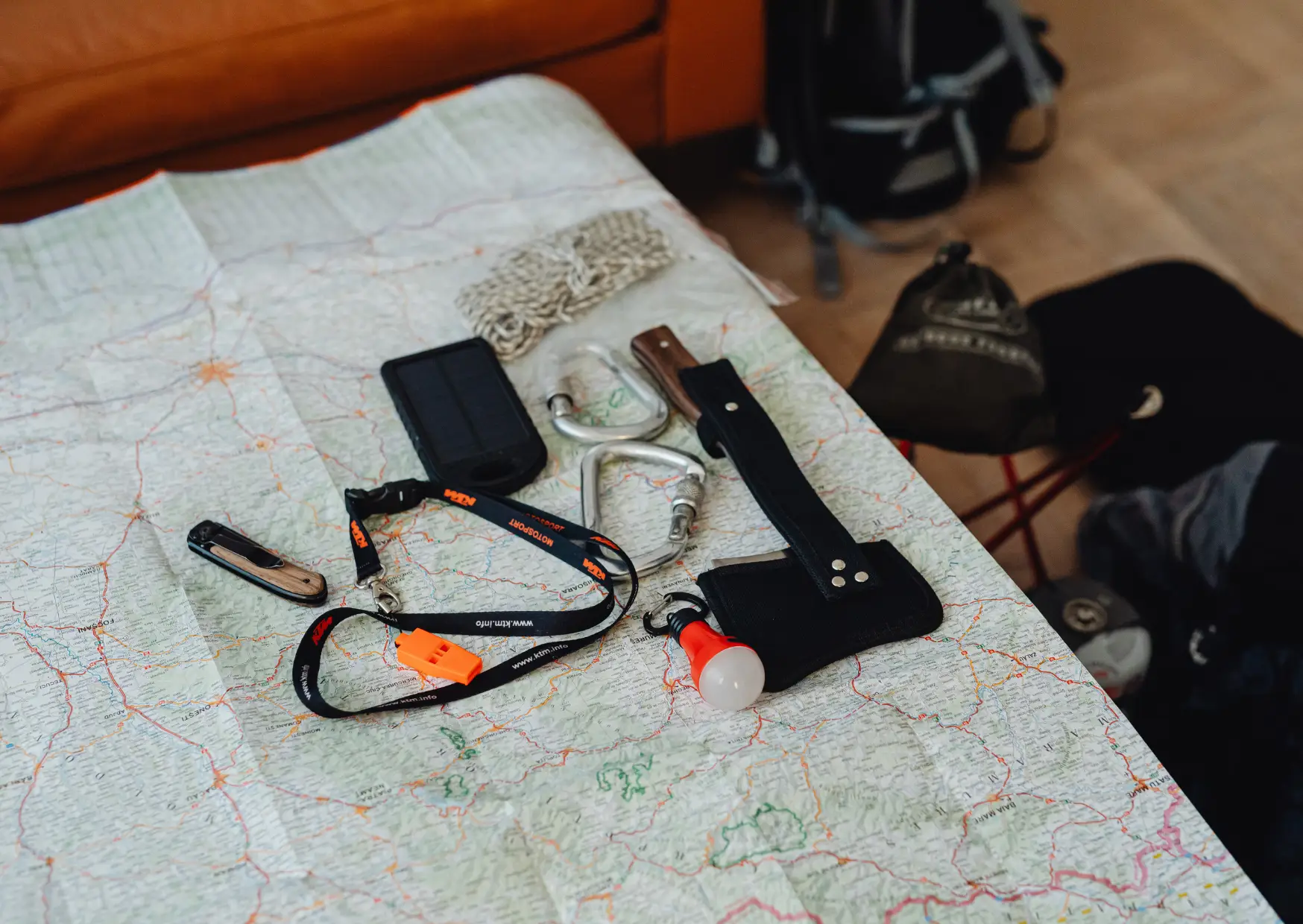 Bien s’orienter en randonnée sans GPS avec des cartes - periples-et ...